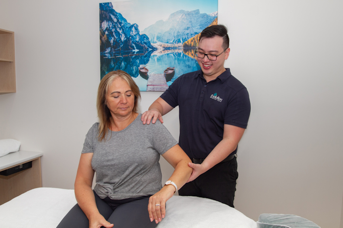 How to Identify and Heal Shoulder Bursitis - Evolution Medical Care